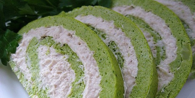 Brokolicová roláda s kuřecím masem | Roláda.cz